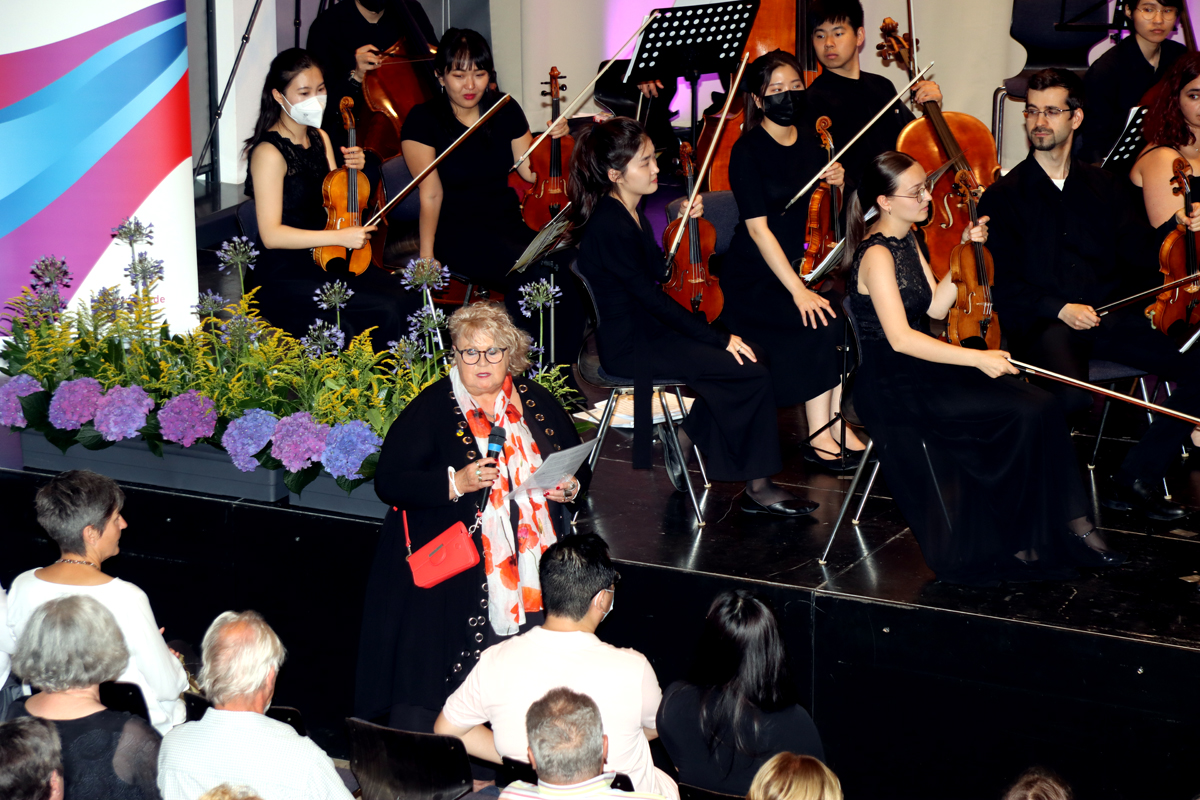 Zehnjähriger Pianist Zeming Wu begeistert beim Eröffnungskonzert